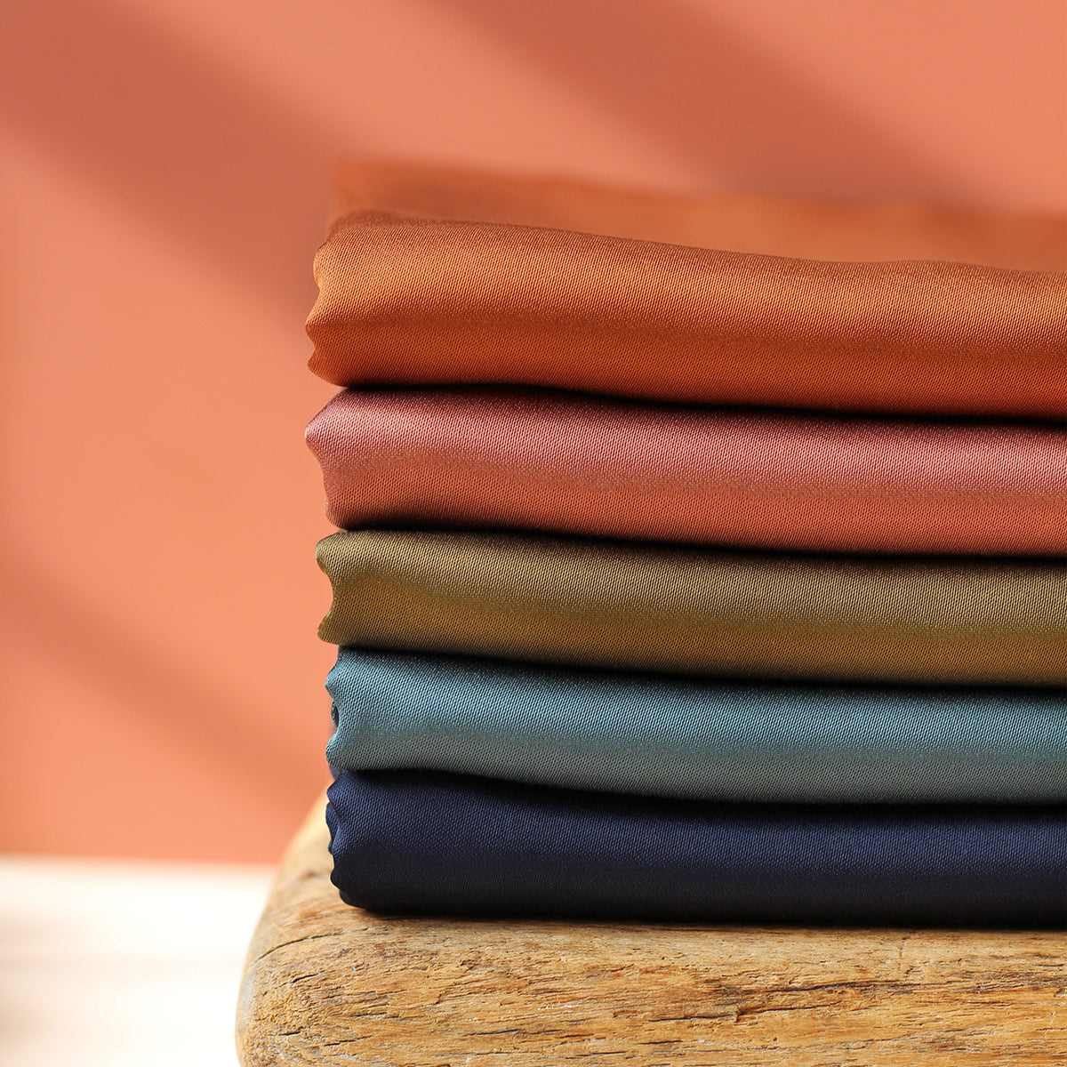 Tissu Satin de Viscose Sienne - La Maison Naïve